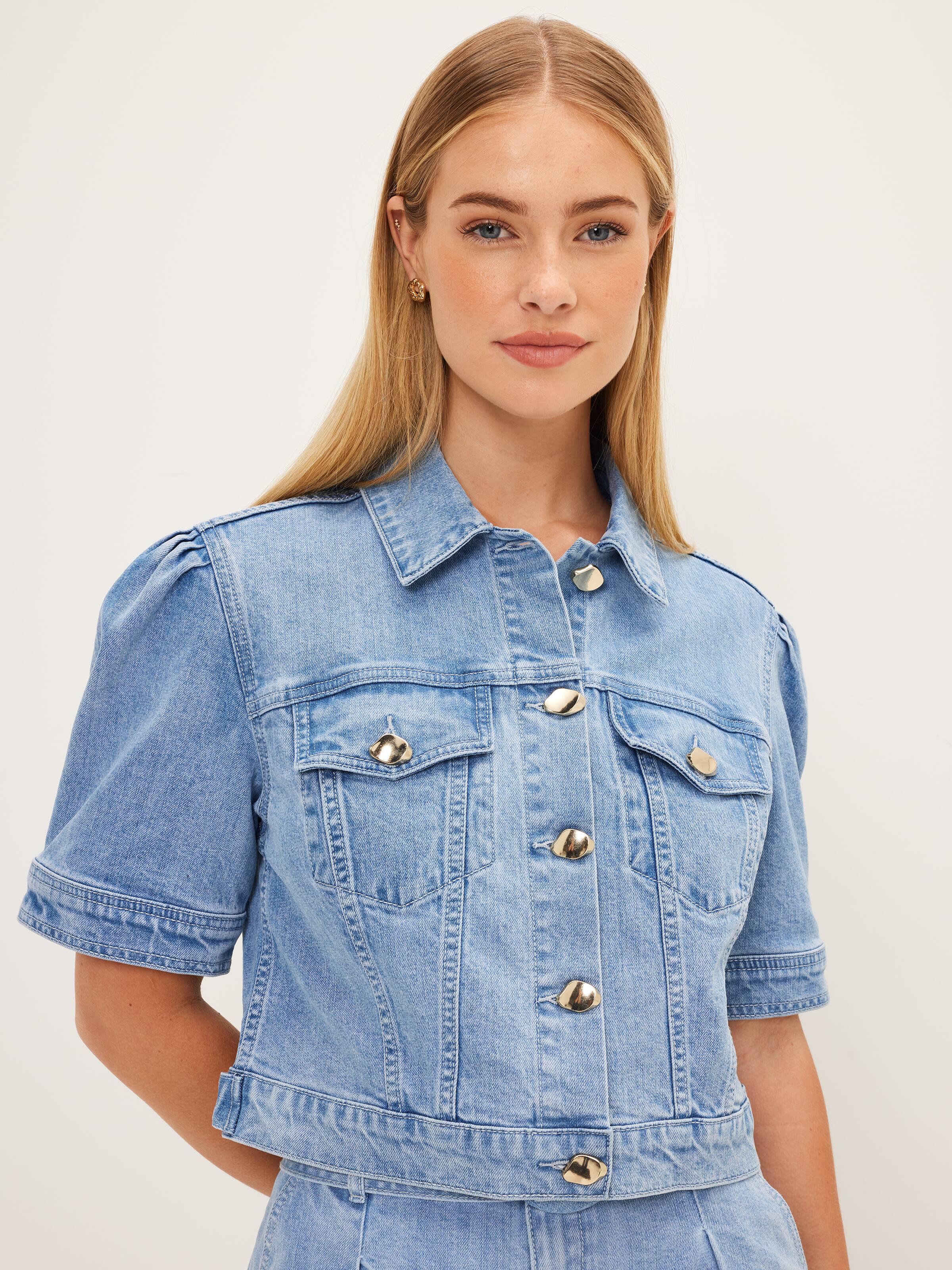 New Women's Clothing & Latest Fashion Trends | Portmans